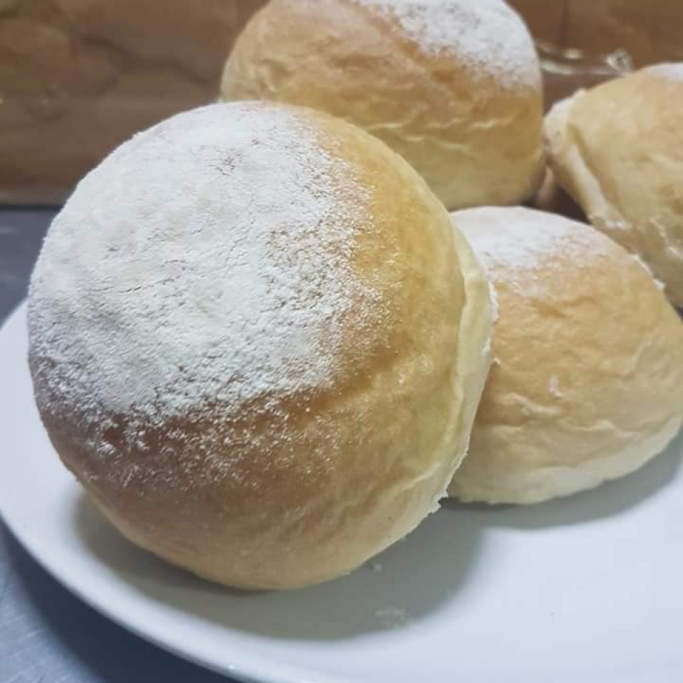 Flour Topped Soft Buns (60g) at BritiShop, Thailand